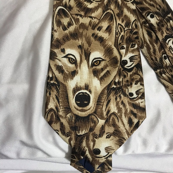 Renaissance | Accessories | Renaissance Novelty Brown And White Wolf ...